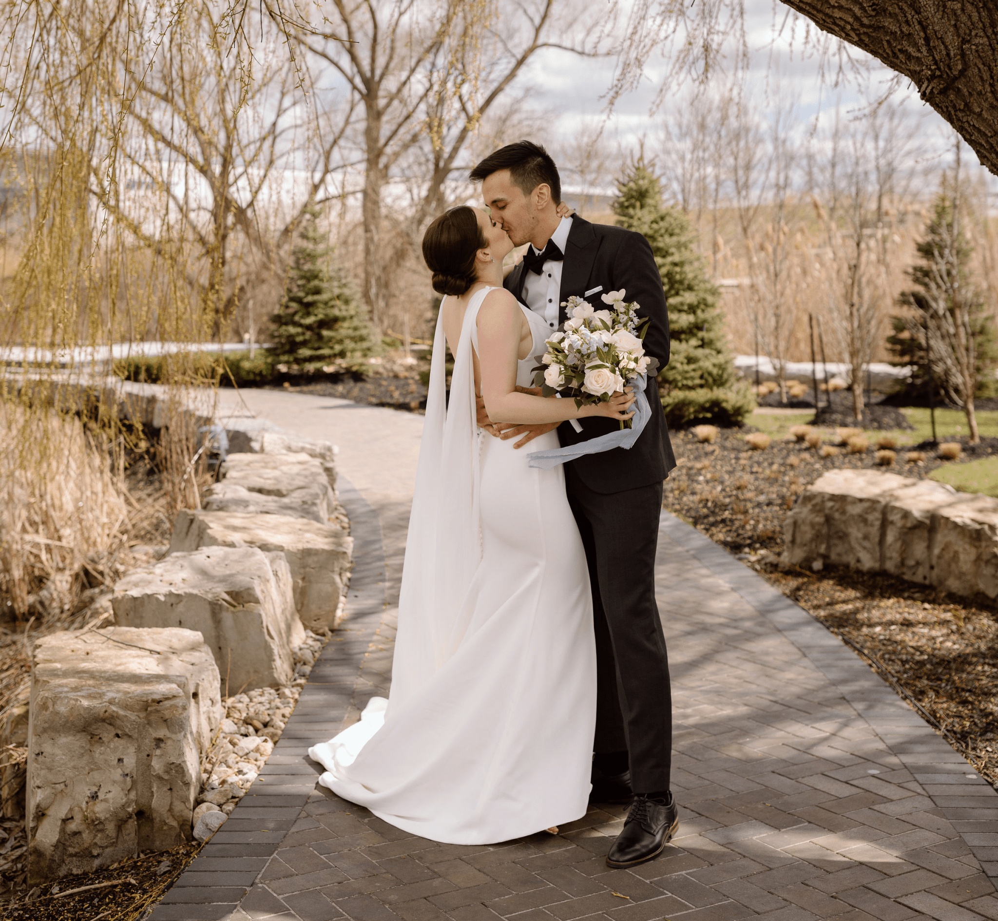 Emily & Frank’s Love story – Chic Bridals